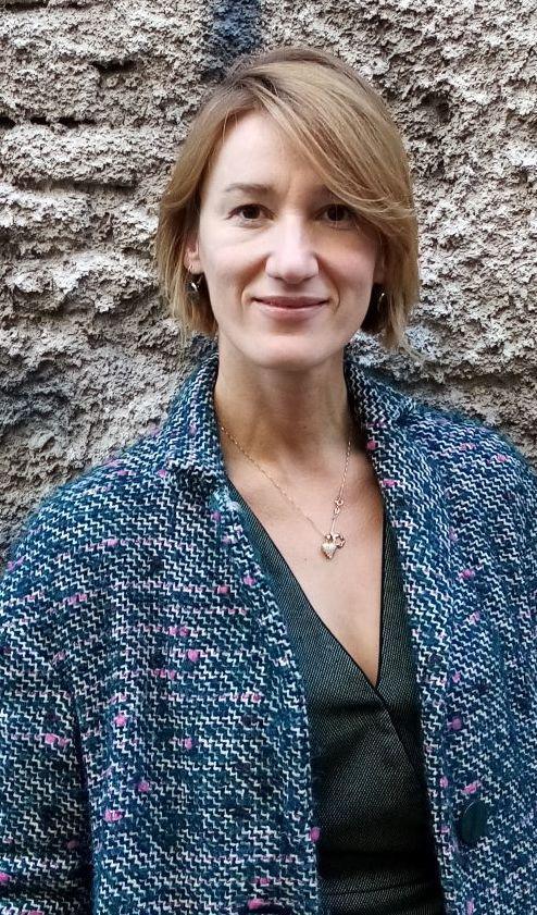 Elvira Mujčić / Come il Kosovo vero finì per diventare favola - Pulp ...